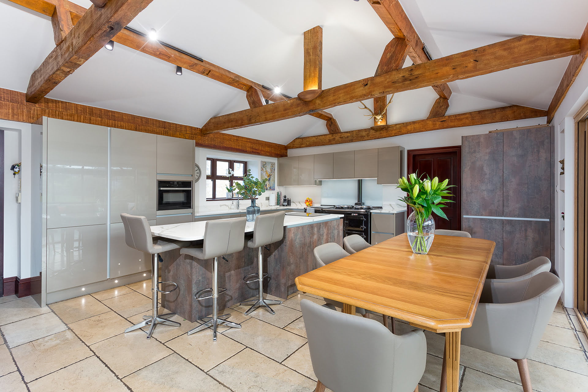 Traditional Yet Contemporary | Moss Hall Kitchens
